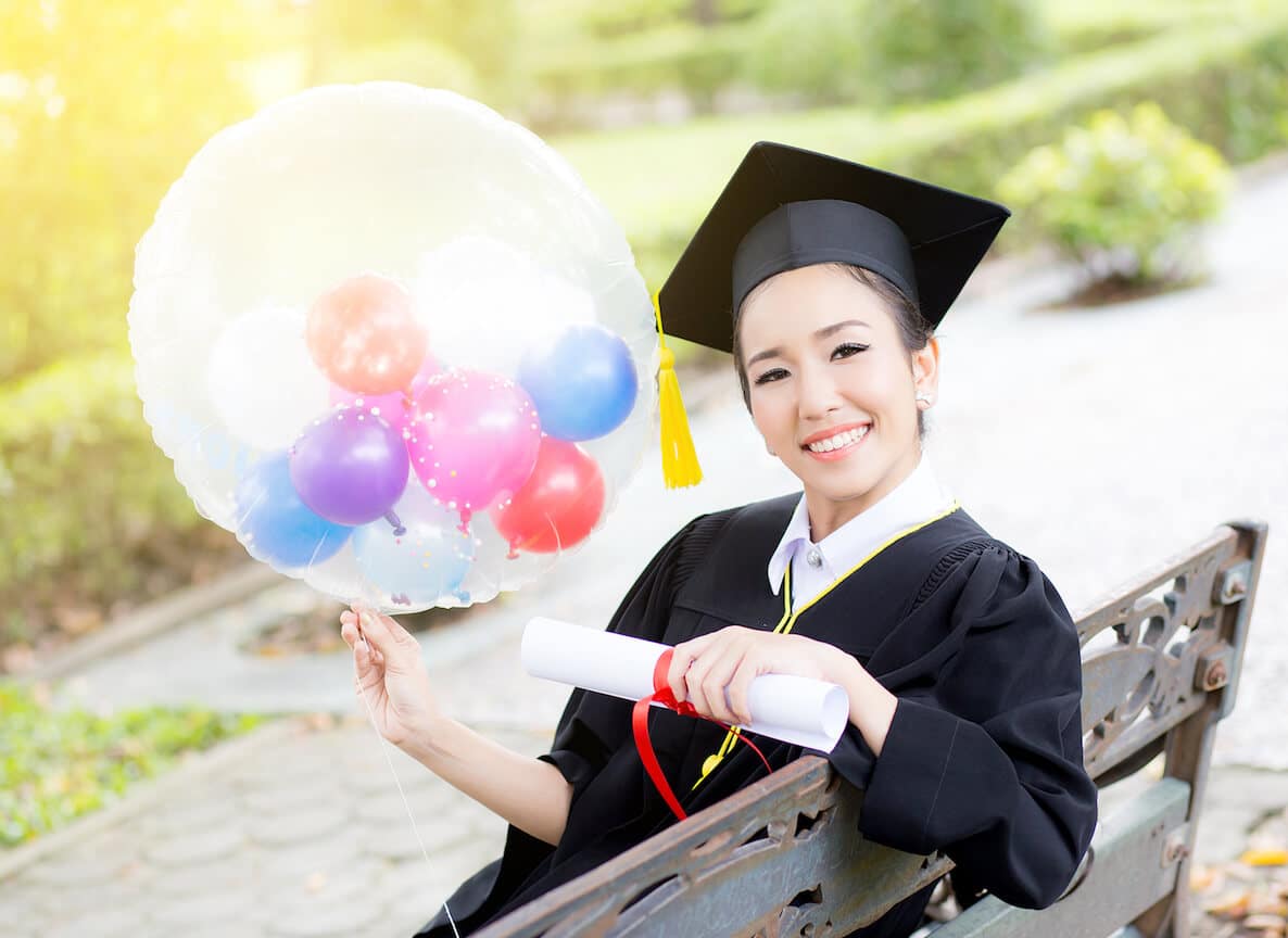 3 Ways To Congratulate A Graduating Loved One With Balloons