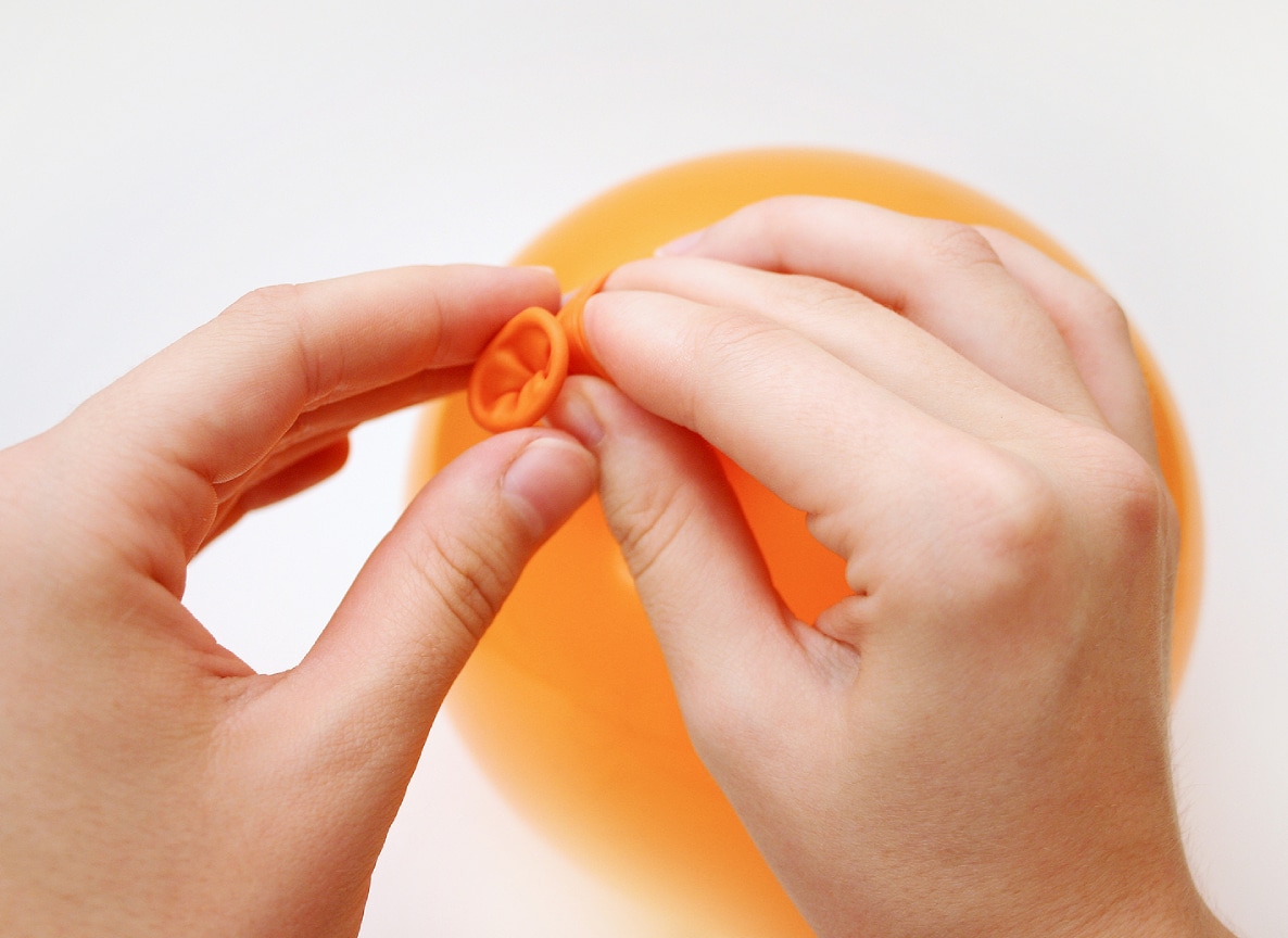 Master Balloon Tying With These 4 Easy Techniques And Tips